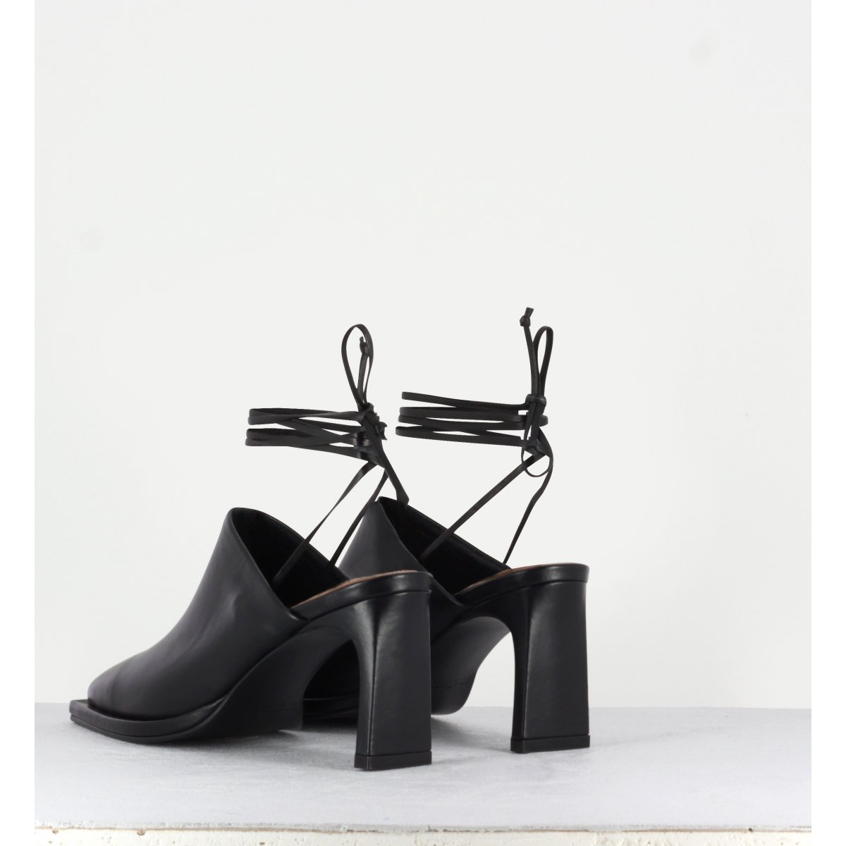 Reike Nen - Clean Square Mules Black - Garrice
